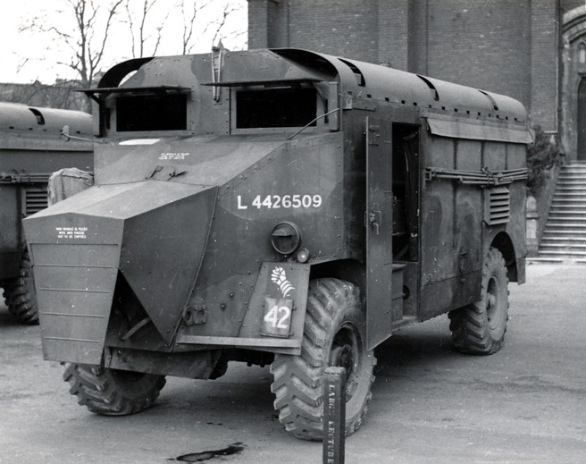WarWheels.Net- AEC Dorchester Armored Command Vehicle Index